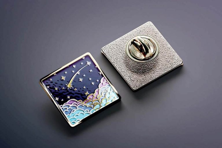 45+ Best Pin Mockup Templates?(Free & Paid)