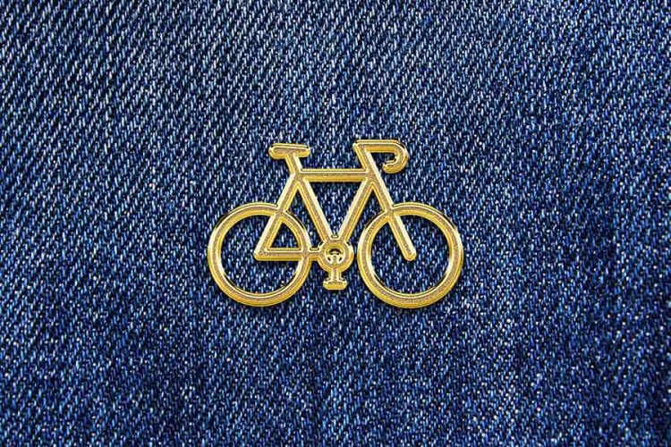 45+ Best Pin Mockup Templates?(Free & Paid)